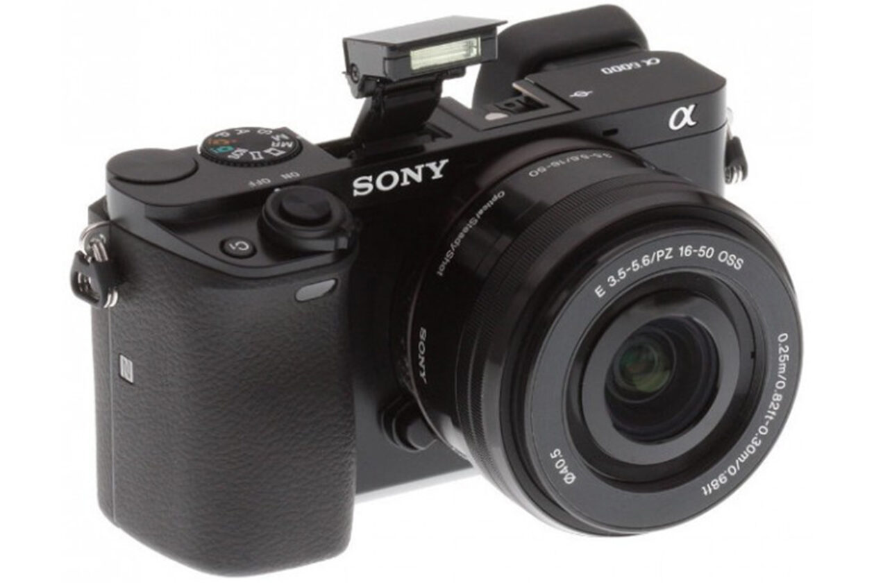 MUNGIL dan HANDAL! Sony a6000: Kamera Mirrorless Terbaik untuk Pemula ...